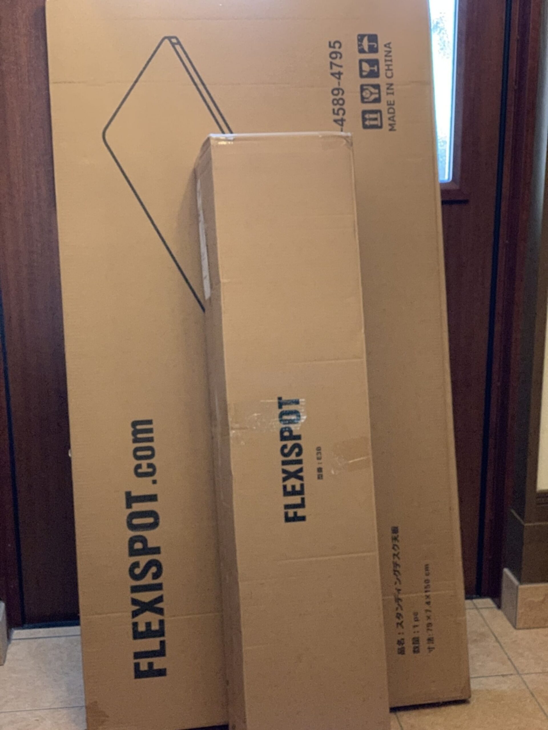 集中力の質が変わる「FlexiSpot E3」レビュー。純正メープル天板と組み合わせて使用レポ｜PR | iO